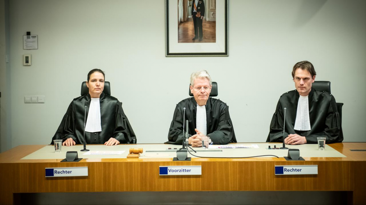 LANG LEVE DE RECHTER! – Anti-Populista